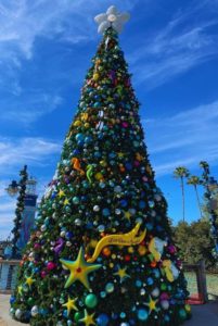 2025 Expert Guide to Christmas at SeaWorld Orlando: Parade, Food ...